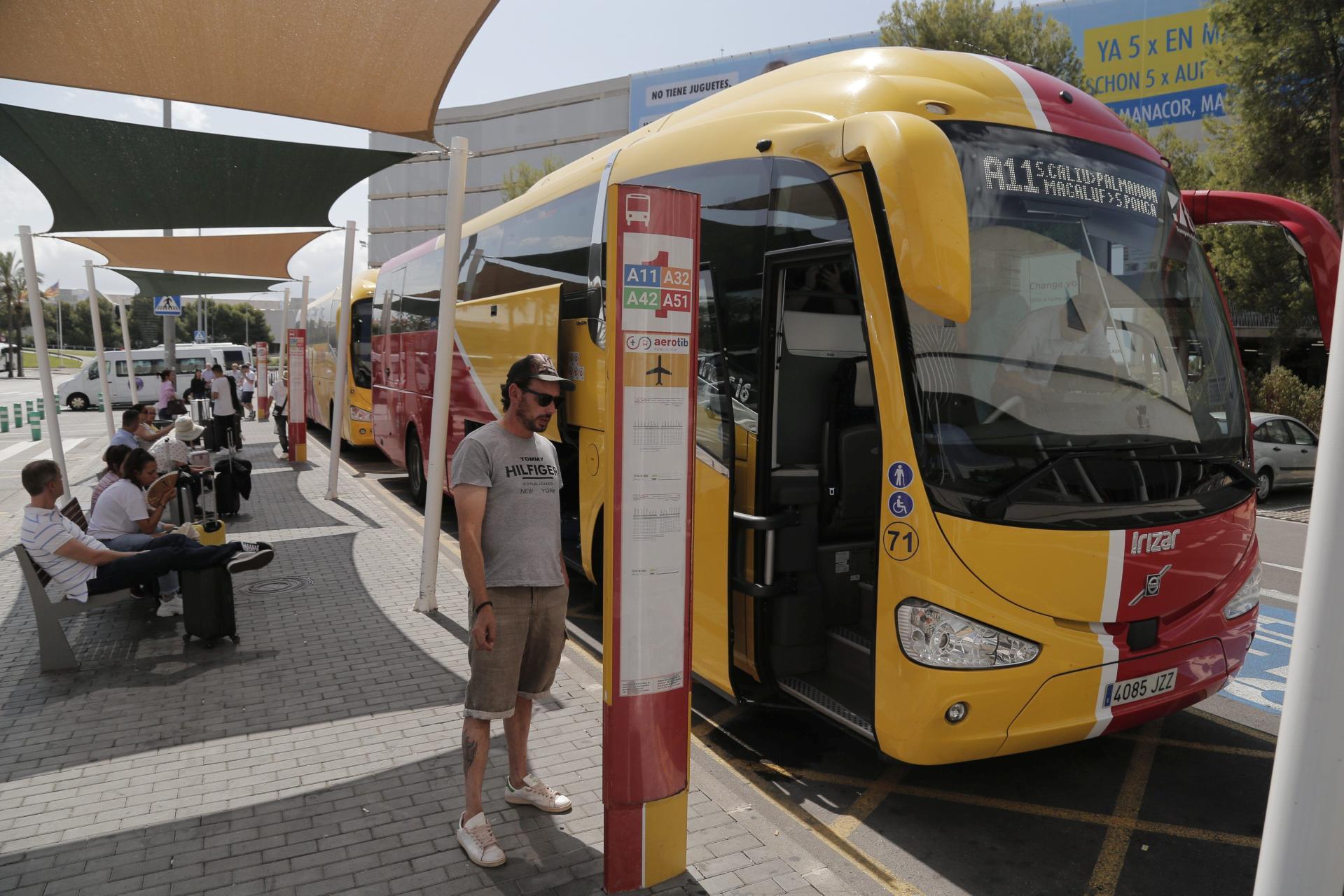 Zweite Airportbus-Linie auf Mallorca gestartet: Mit der A32 nach Can ...