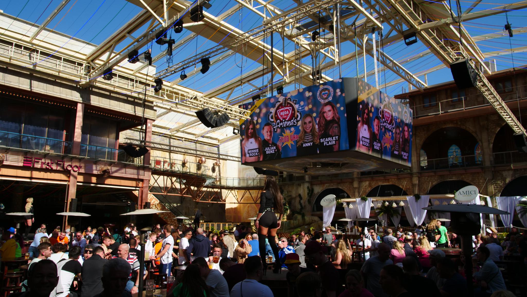 Megapark auf Mallorca: Partykracher zum Saison-Opening