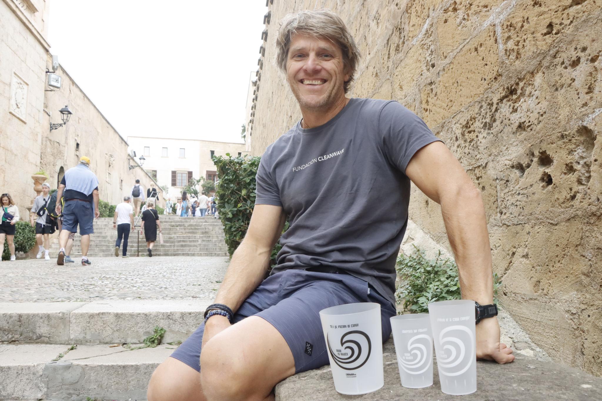 Weniger Müll: Dieser Deutsche hat Plastikflaschen auf Mallorca den ...