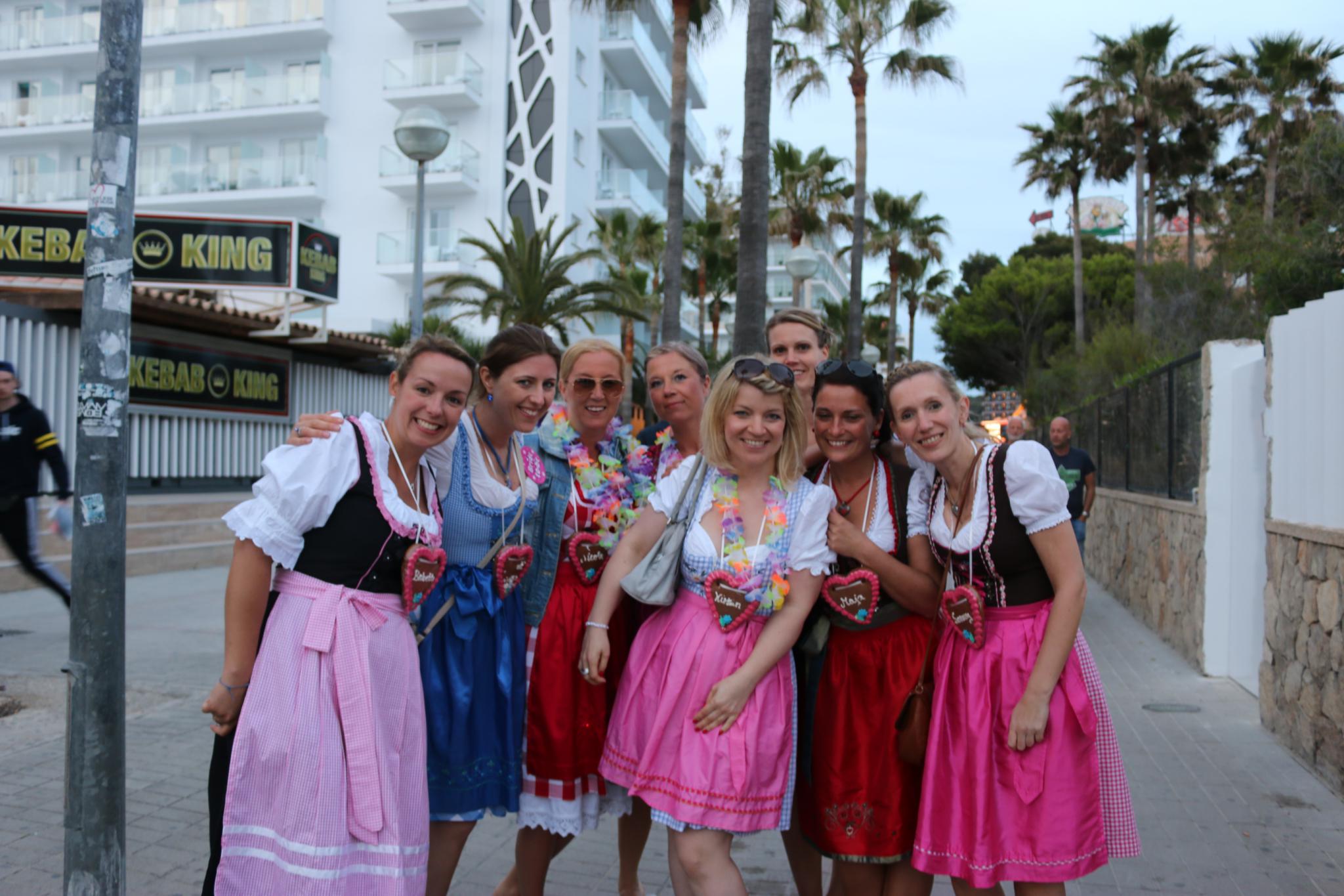 Fotogalerie: Auftakt der Party-Saison am Ballermann 2015